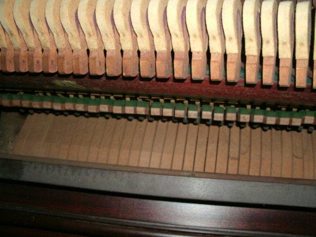 Difference Between a Console and a Spinett | Passaic, NJ | (800) 662-7426